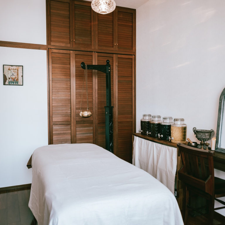 アーユルヴェーダで本来の自分に戻る - Karunakarala Ayurveda Spa Fukuoka